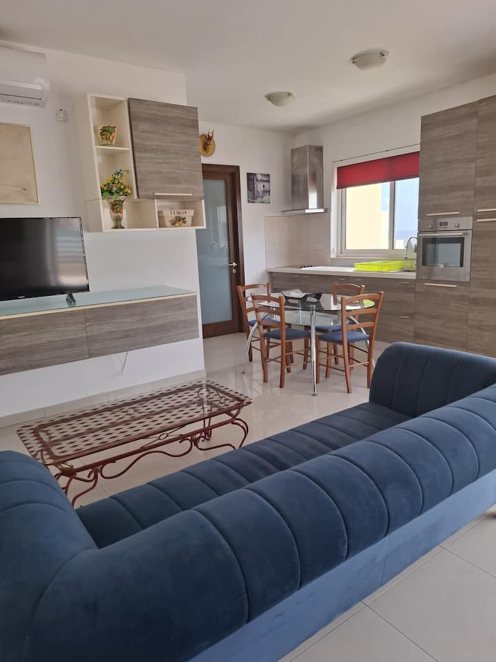 Top Floor Fully Aircon Penthouse With Seaviews - Malte