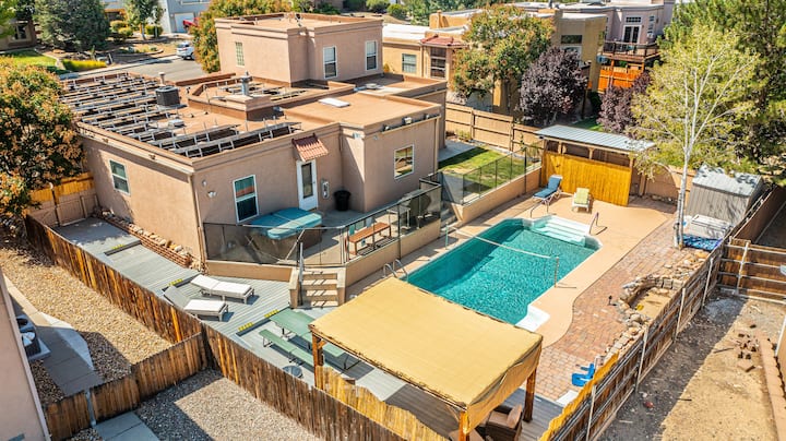 Family Fun, Theater, Games, Full Kitchen, Wifi - Farmington, NM