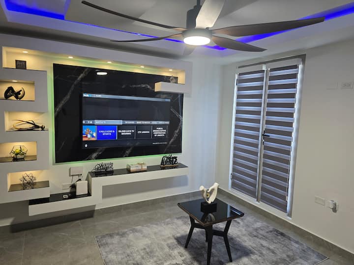 Enchanted At The Vineyards In Kingston Jamaica - Kingston, Jamaica