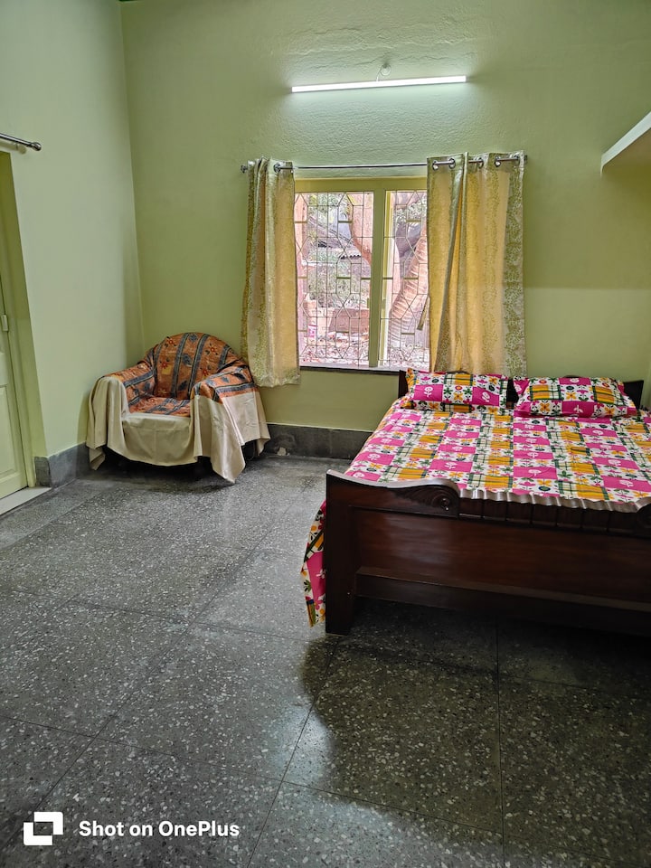 Cozy Garden-view Ground Floor Home Near Airport - Kolkata