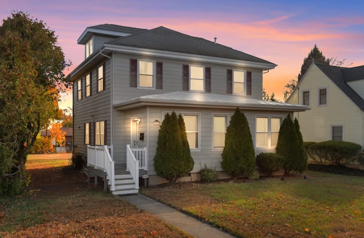 Casa Reina | Elegant 6br Retreat In Dover - Dover, DE
