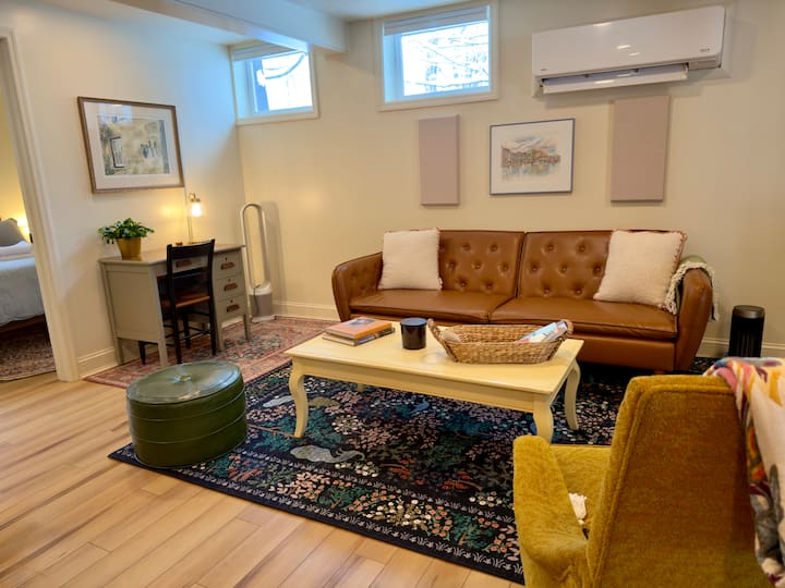 Cozy Retreat Minutes From Woodstock Village Center - Woodstock, NY