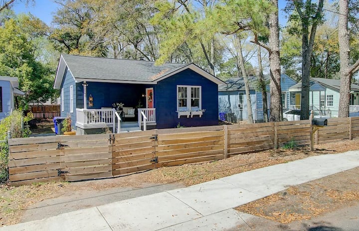 Warm, Inviting Mid-century Gem Near Park Circle - Charleston, SC