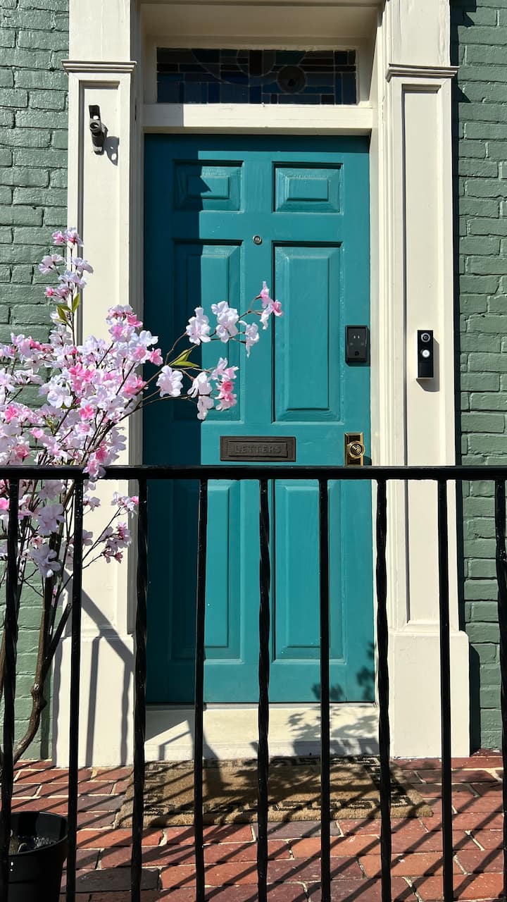 Come Celebrate Spring!- Stylish Home In Old Town - National Harbor, MD
