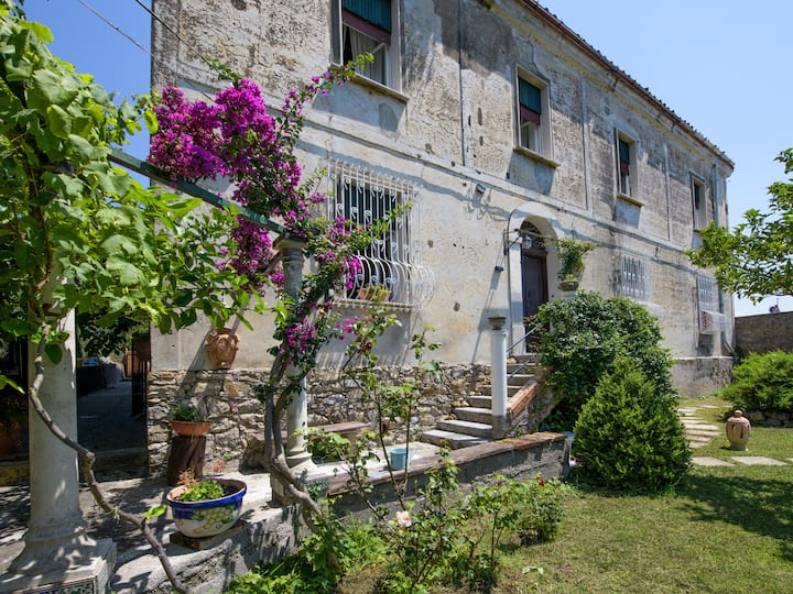 Villa D'époque 1894  Jardin Et Vue Sur Salerne - Salerno