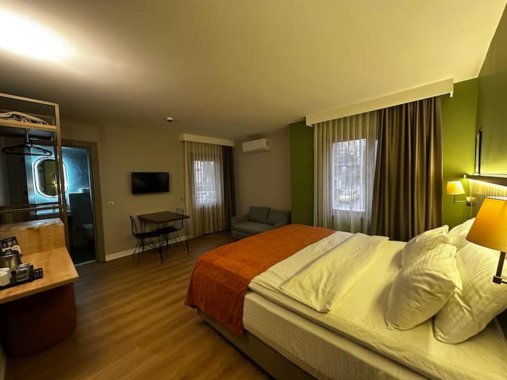 Queen Room For 4 People With Balcony And Sofa - Ankara