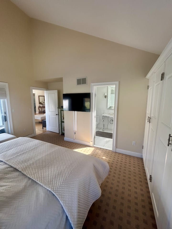 Private Summer Home With Pool - Westhampton Beach, NY