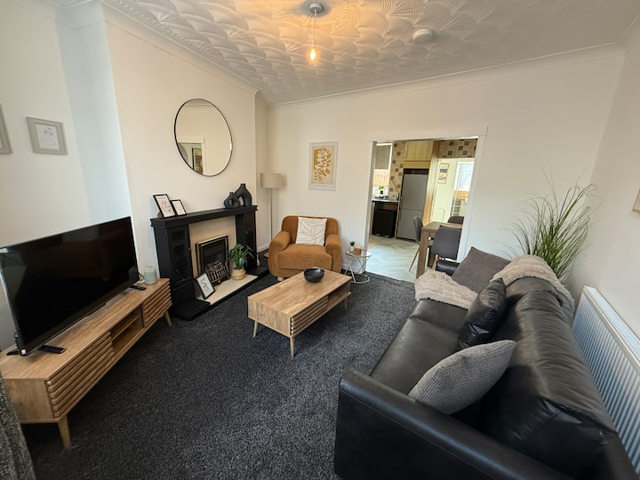 3 Bed, Jct 37, M1, Barnsley Home - Barnsley
