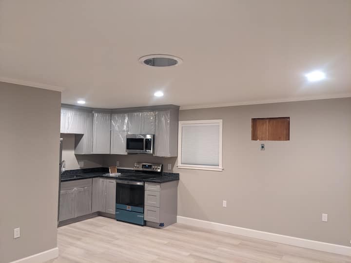 Furnished, Functional, Clean& Convenient Location - Sunnyvale, CA