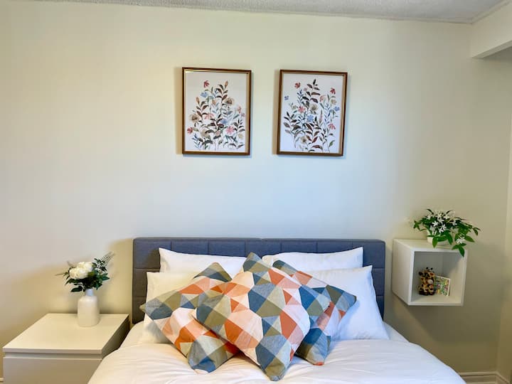 Private Bedroom Near Square1 - Mississauga