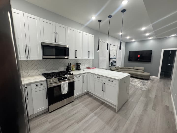 Beautiful-3 Bedroom
Apartment-completely Renovated - North Bergen, NJ