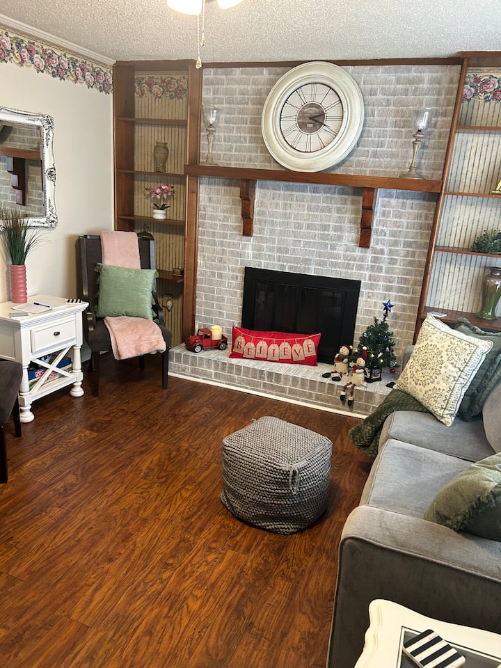 Country Cottage Hideaway - Lebanon, TN