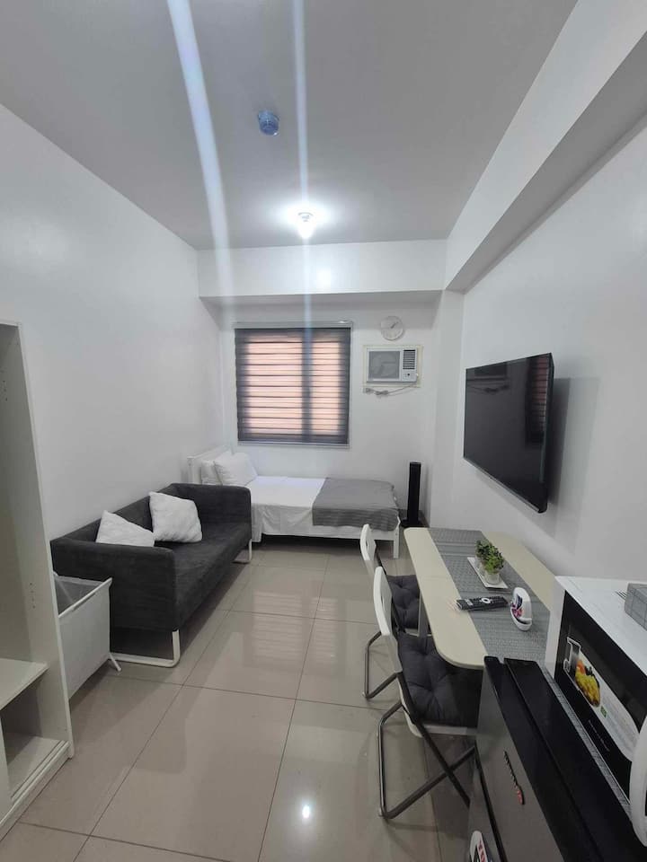 Cozy Studio Apartment - Dasmariñas