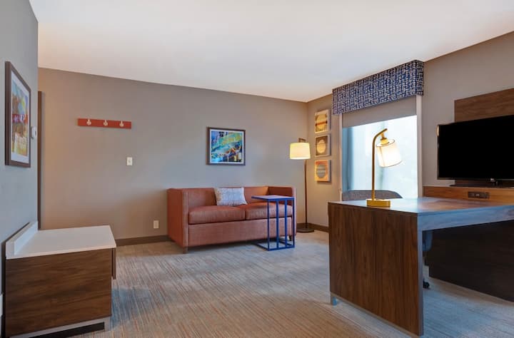 Stylish 3 Units W/ Parking & Breakfast - Napa Valley, CA