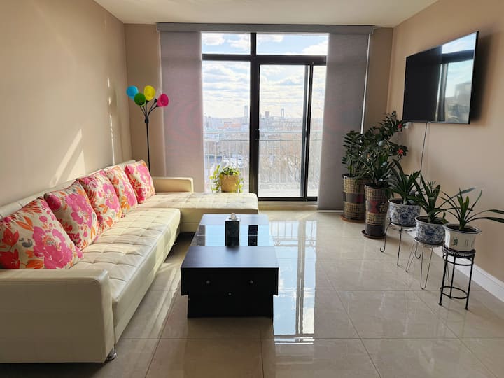 Cozy & Bright 2br Apartment - Brooklyn, NY