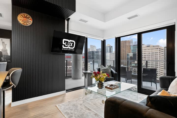 Mercedes Benz Lounge • Panoramic Views • Parking - 卡加利