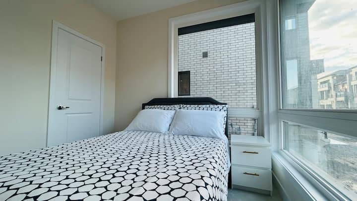 Entire Townhouse - Brand New - Oakville - Oakville