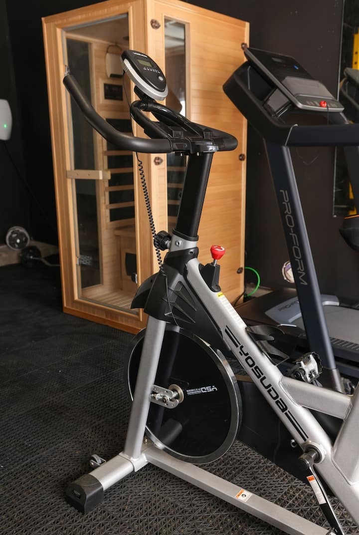 North Hills/gym/sauna/massage Chair/pool - Raleigh, NC