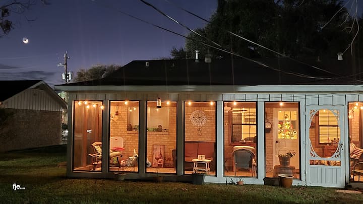 Hallowed Hollow - Richmond, TX