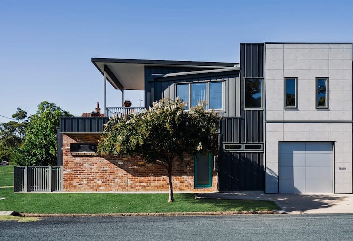 Bright House - Bendigo