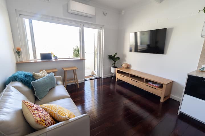 Ocean Views Apartment - Cottesloe
