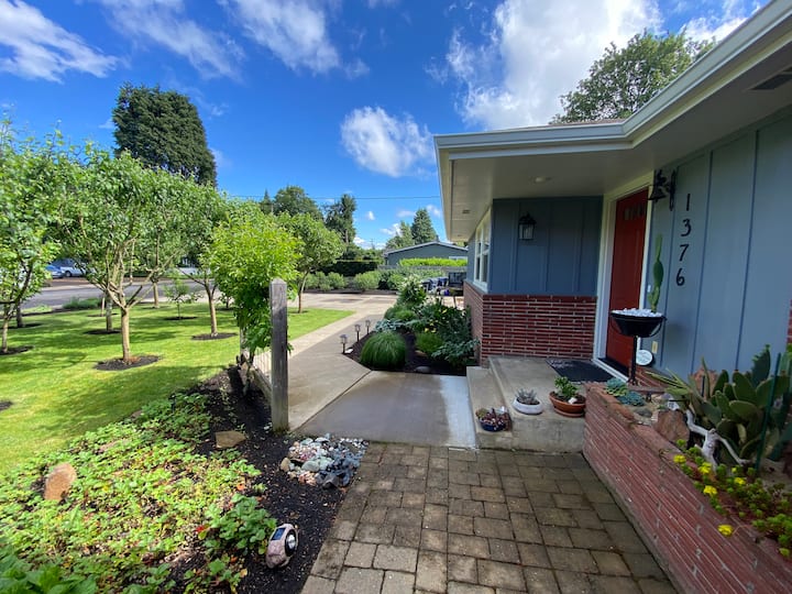 Orchard Retreat By Autzen Stadium
3 Bedrooms - Eugene, OR