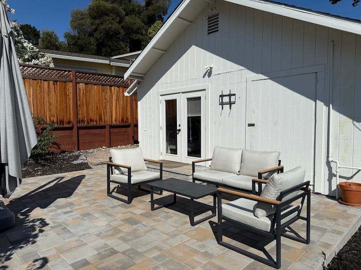 1 Bed/1 Bath Guest House - Concord