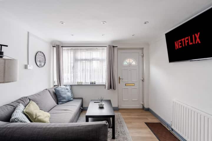 Cosy Central Home With Private Garden & Fast Wifi - Colchester