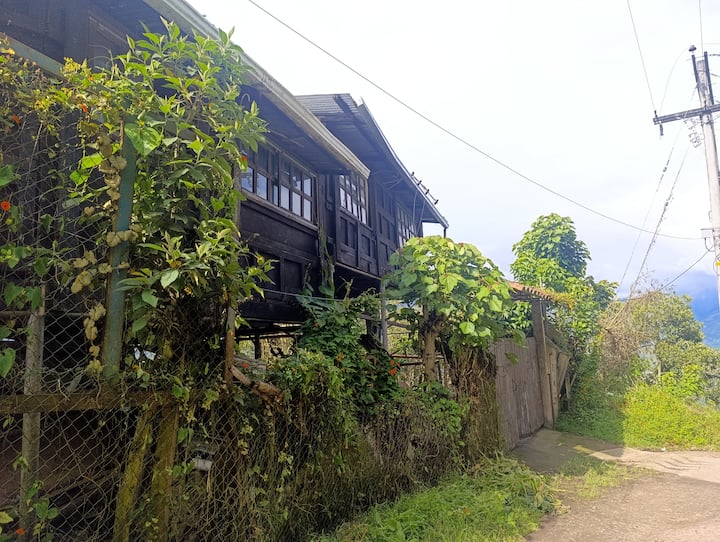 Tranquila Cabaña En Madera - Choachí