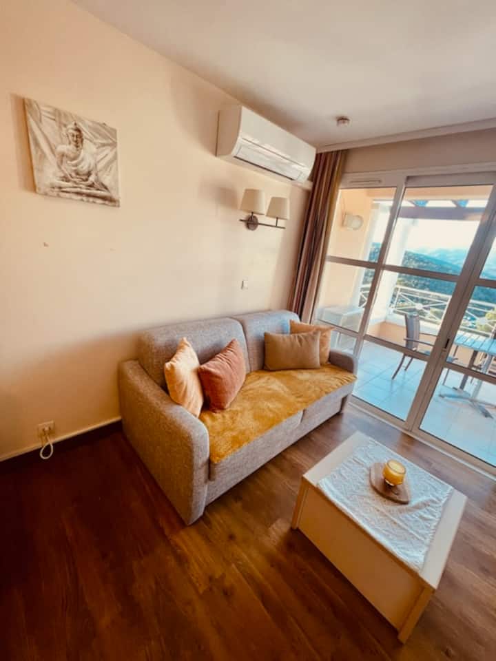 Studio Dans Un Club Vacances - Agay