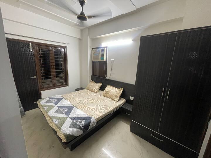Giri Nandani Flat "Modern And Stylish - Agra