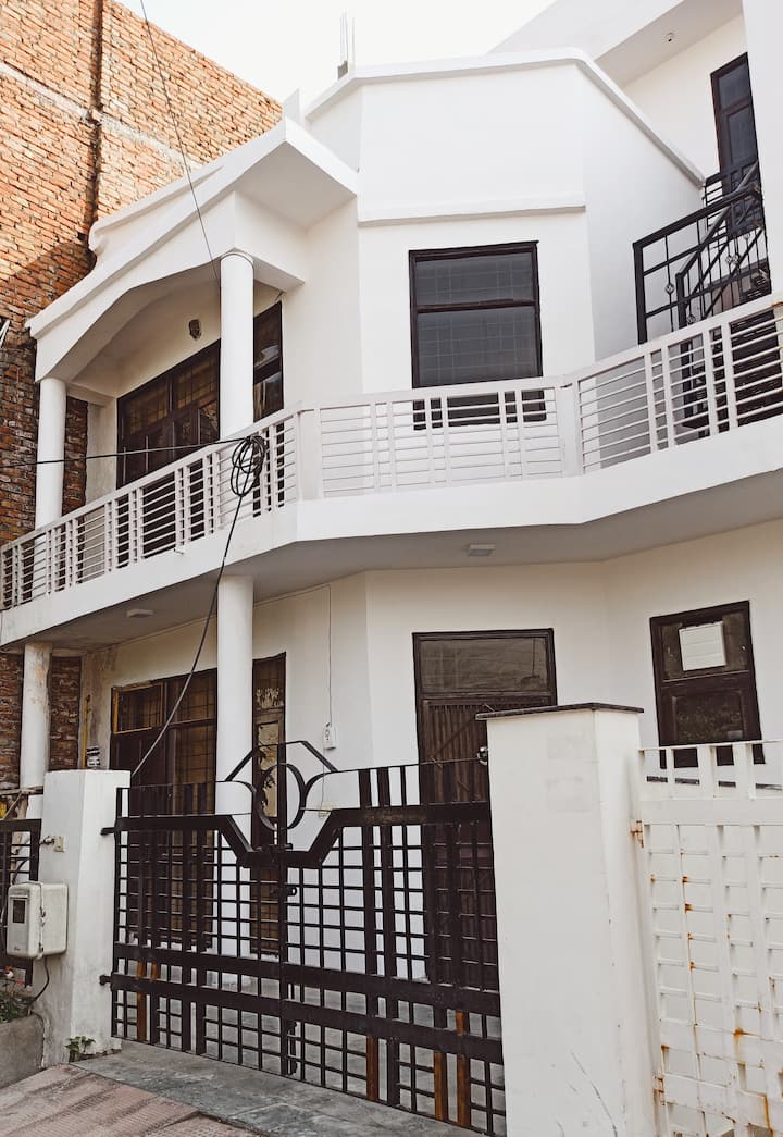 Vrindavan - 5 Bhk In 2 Neighbouring Villas 426-429 - Vrindavan