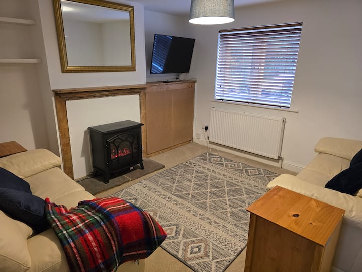 Quaint 3 Bdr Victorian Cottage - Crawley