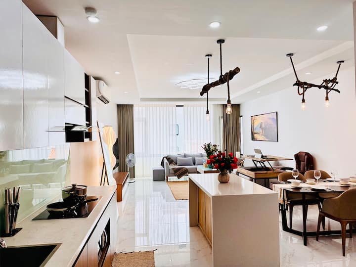 Premium-1br 100m2 Large/west Lake/old Quarter 15' - Hanoi
