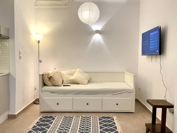 Cosy Central Studio With Terrace - Atenas
