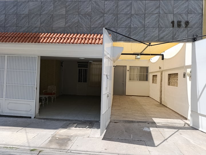 Casa Amplía Al Sur De La Ciudad. - Aguascalientes