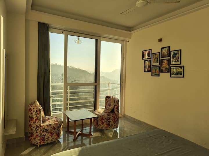 20 Min To Mall Independent 1bhk With Pvt Balcony - 심라