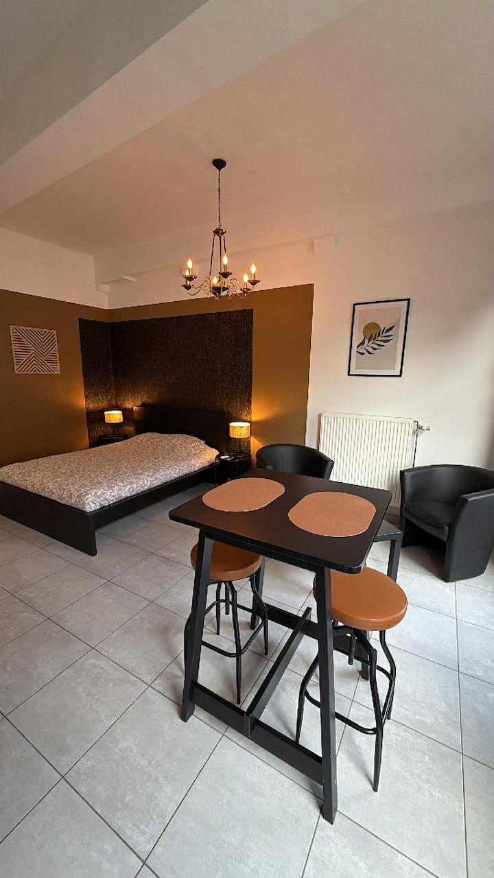 Studio (Center Of Mons) - Mons