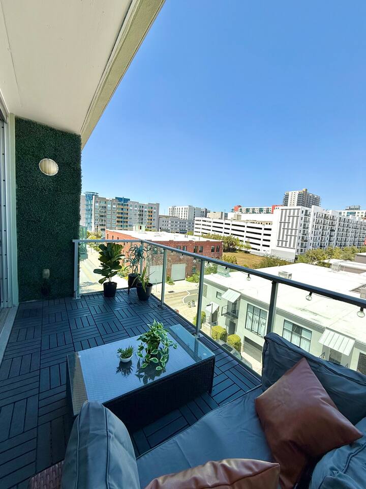 Channelside Condo | Walk To Arena| Pool | Balcony - Tampa, FL