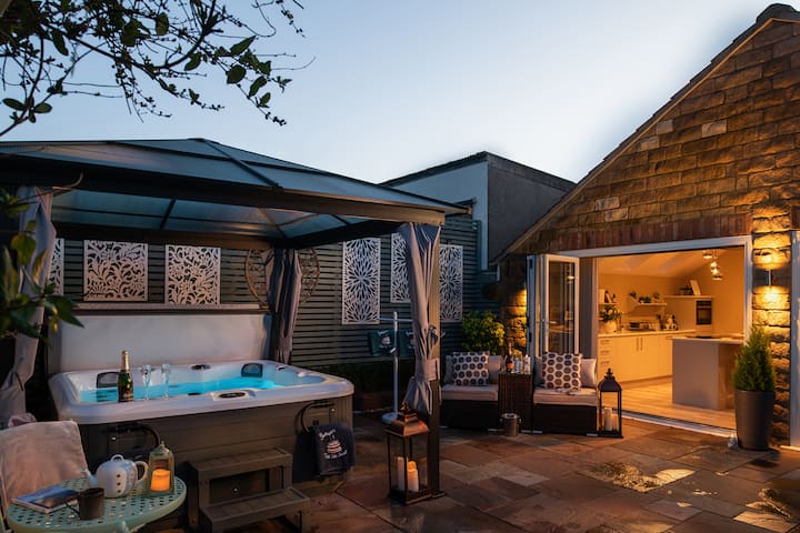 Cosy Cottage With Hot Tub - 莫爾頓