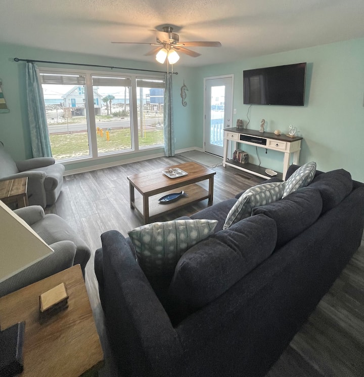 Gulf Shores Beach Escape - Gulf Shores, AL