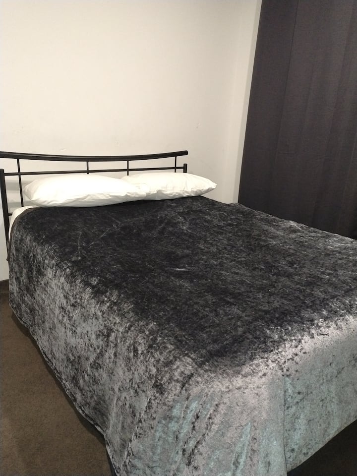Double Bed With Semi-ensuite - Armadale