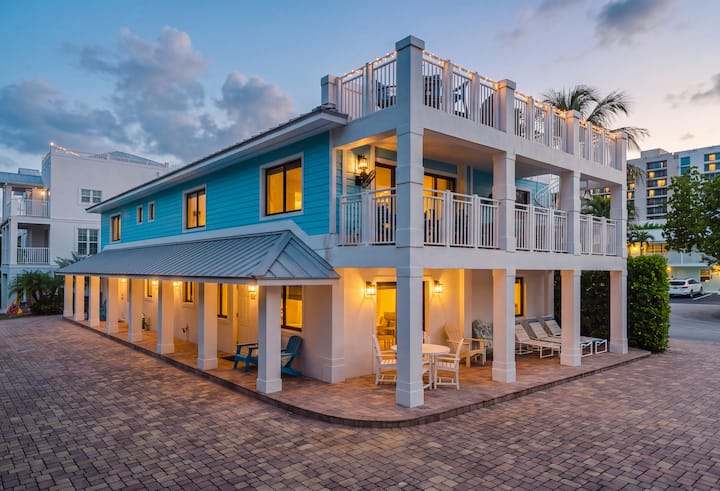 Sur La Plage De Juno ! Bord De Mer Moderne Et Luxueux ! - Juno Beach, FL