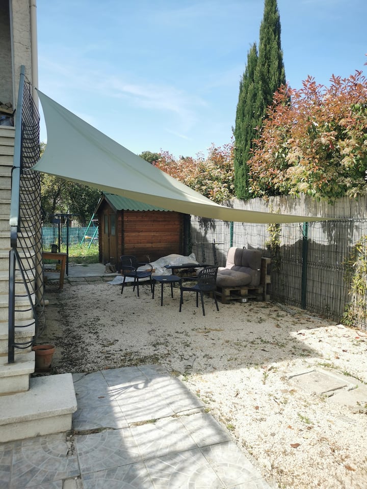 Détente Sous Le Soleil D'avignon - Avignon