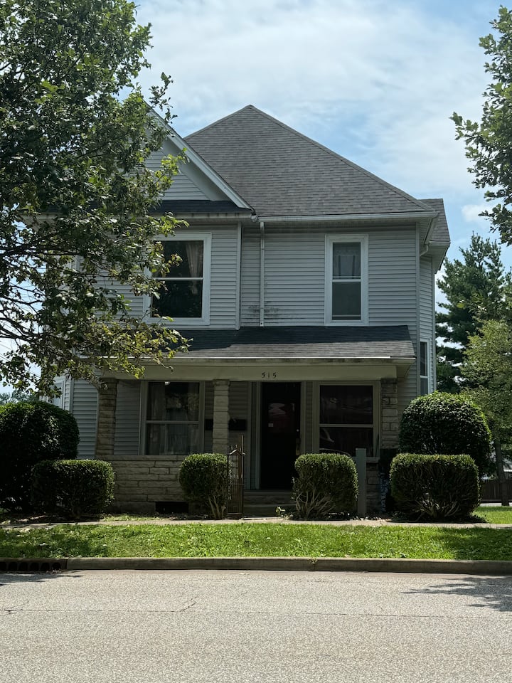Quiet & Convenient! - Bloomington, IN