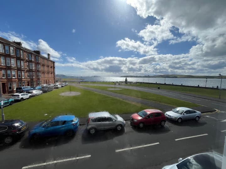 Spacious Seaside Flat In Largs - Millport