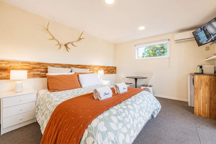 Stargazing Suite | Walk To Church + Lake | Sauna - Lake Tekapo