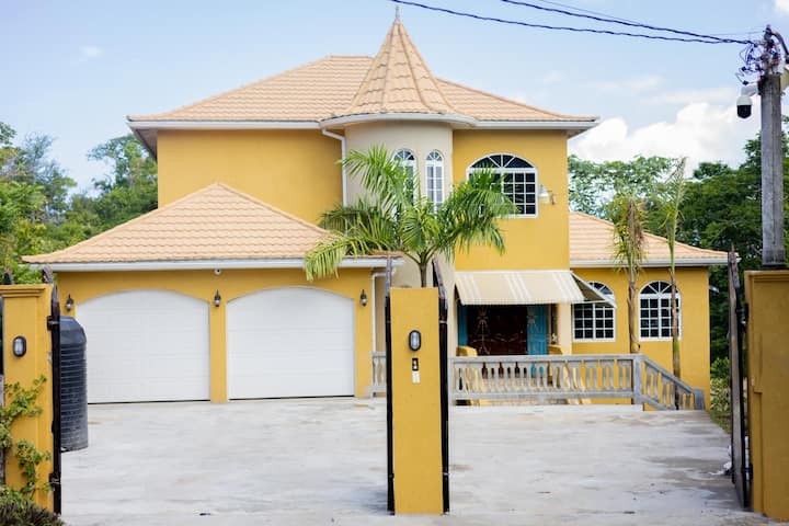 Whitehall Villa In Negril 6b/5.5b - Negril