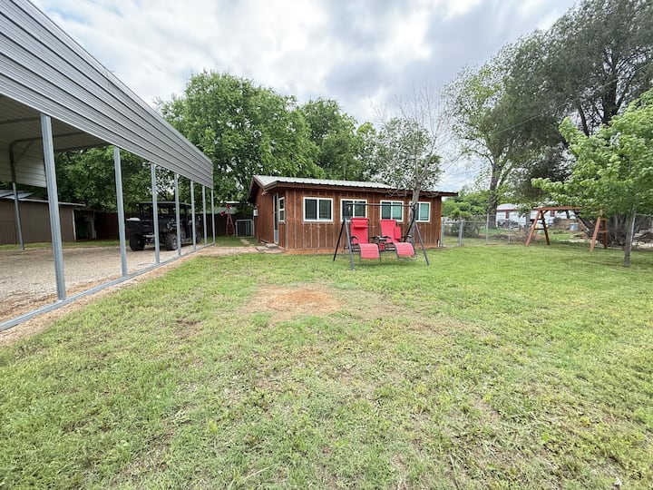 Cedar Cabin At Possum Kingdom Lake - Possum Kingdom Lake, TX