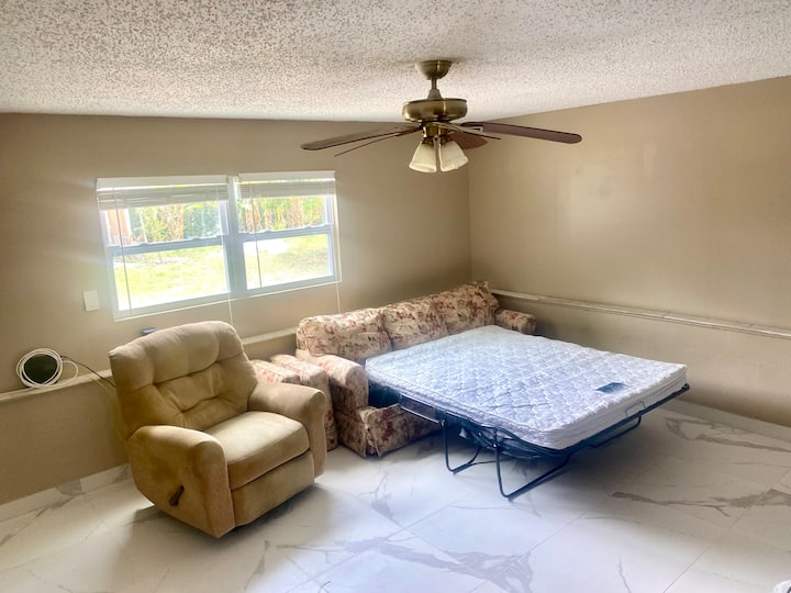 Budget Friendly Couch Space - St. Petersburg, FL